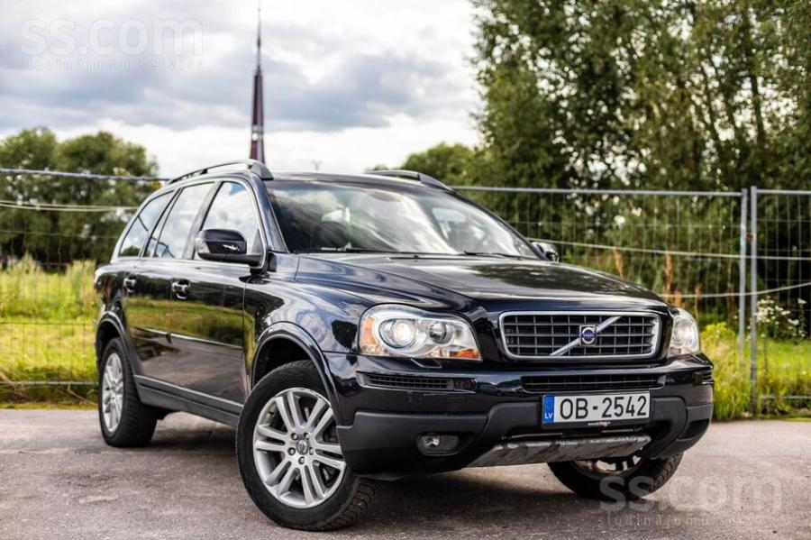 Black Volvo XC90 2007 in Riga, with an engine capacity of 2.40 L and mileage of 298 thousand km for 6590 €, photo 3 on AUTOMOTO.COM.LV