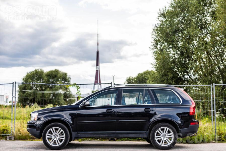 Black Volvo XC90 2007 in Riga, with an engine capacity of 2.40 L and mileage of 298 thousand km for 6590 €, photo 5 on AUTOMOTO.COM.LV