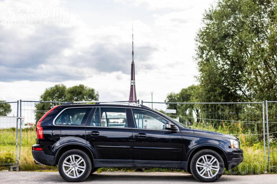 Black Volvo XC90 2007 in Riga, with an engine capacity of 2.40 L and mileage of 298 thousand km for 6590 €, photo 6 on AUTOMOTO.COM.LV