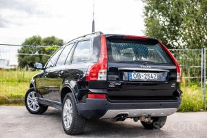 Black Volvo XC90 2007 in Riga, with an engine capacity of 2.40 L and mileage of 298 thousand km for 6590 €, photo 7 on AUTOMOTO.COM.LV