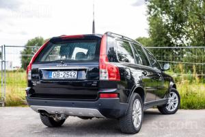 Black Volvo XC90 2007 in Riga, with an engine capacity of 2.40 L and mileage of 298 thousand km for 6590 €, photo 8 on AUTOMOTO.COM.LV