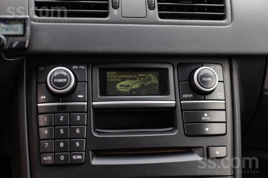 Black Volvo XC90 2007 in Riga, with an engine capacity of 2.40 L and mileage of 298 thousand km for 6590 €, photo 24 on AUTOMOTO.COM.LV