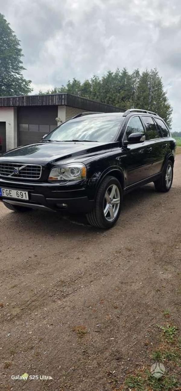 Melns Volvo XC90 2007 Alīta, ar dzinēja tilpumu 2.40 L un nobraukumu 289 tūkst. km par 6400 €, foto 3 vietnē AUTOMOTO.COM.LV