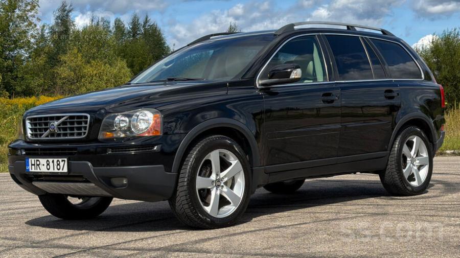Black Volvo XC90 2007 in Daugavpils, with an engine capacity of 2.40 L and mileage of 409 thousand km for 4650 €, photo 1 on AUTOMOTO.COM.LV