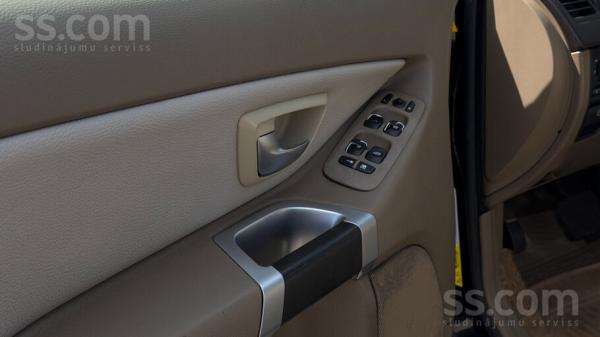 Melns Volvo XC90 2007 Daugavpils, ar dzinēja tilpumu 2.40 L un nobraukumu 409 tūkst. km par 4650 €, foto 3 vietnē AUTOMOTO.COM.LV