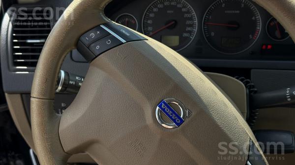 Melns Volvo XC90 2007 Daugavpils, ar dzinēja tilpumu 2.40 L un nobraukumu 409 tūkst. km par 4650 €, foto 5 vietnē AUTOMOTO.COM.LV