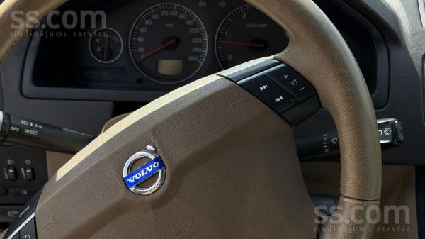Melns Volvo XC90 2007 Daugavpils, ar dzinēja tilpumu 2.40 L un nobraukumu 409 tūkst. km par 4650 €, foto 6 vietnē AUTOMOTO.COM.LV