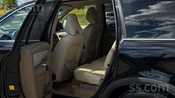 Melns Volvo XC90 2007 Daugavpils, ar dzinēja tilpumu 2.40 L un nobraukumu 409 tūkst. km par 4650 €, foto 8 vietnē AUTOMOTO.COM.LV