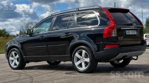 Black Volvo XC90 2007 in Daugavpils, with an engine capacity of 2.40 L and mileage of 409 thousand km for 4650 €, photo 11 on AUTOMOTO.COM.LV