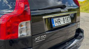 Black Volvo XC90 2007 in Daugavpils, with an engine capacity of 2.40 L and mileage of 409 thousand km for 4650 €, photo 12 on AUTOMOTO.COM.LV