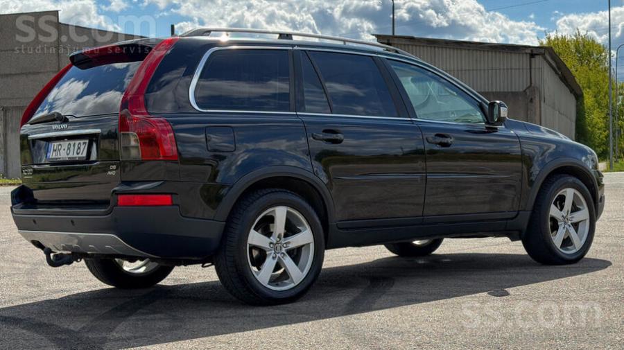 Black Volvo XC90 2007 in Daugavpils, with an engine capacity of 2.40 L and mileage of 409 thousand km for 4650 €, photo 15 on AUTOMOTO.COM.LV