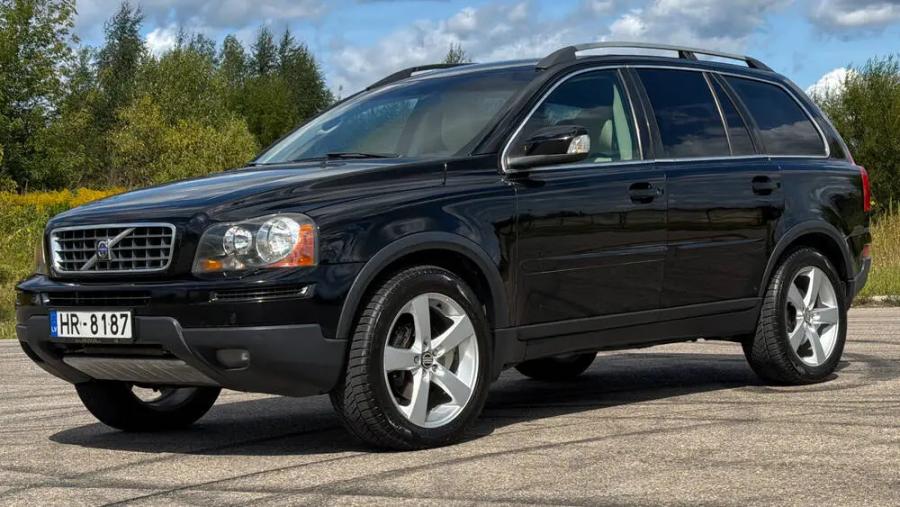 Melns Volvo XC90 2007 Daugavpils, ar dzinēja tilpumu 2.40 L un nobraukumu 409 tūkst. km par 4650 €, foto 1 vietnē AUTOMOTO.COM.LV