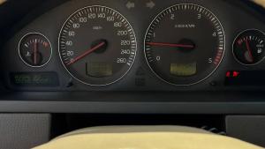 Melns Volvo XC90 2007 Daugavpils, ar dzinēja tilpumu 2.40 L un nobraukumu 409 tūkst. km par 4650 €, foto 8 vietnē AUTOMOTO.COM.LV
