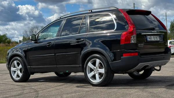 Melns Volvo XC90 2007 Daugavpils, ar dzinēja tilpumu 2.40 L un nobraukumu 409 tūkst. km par 4650 €, foto 10 vietnē AUTOMOTO.COM.LV