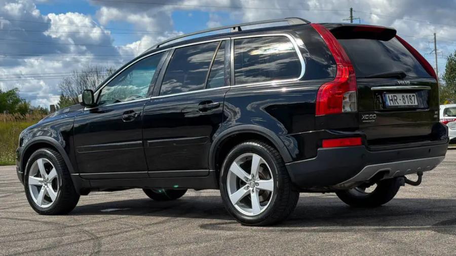 Melns Volvo XC90 2007 Daugavpils, ar dzinēja tilpumu 2.40 L un nobraukumu 409 tūkst. km par 4650 €, foto 11 vietnē AUTOMOTO.COM.LV