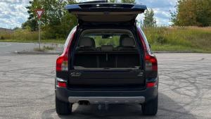 Melns Volvo XC90 2007 Daugavpils, ar dzinēja tilpumu 2.40 L un nobraukumu 409 tūkst. km par 4650 €, foto 13 vietnē AUTOMOTO.COM.LV