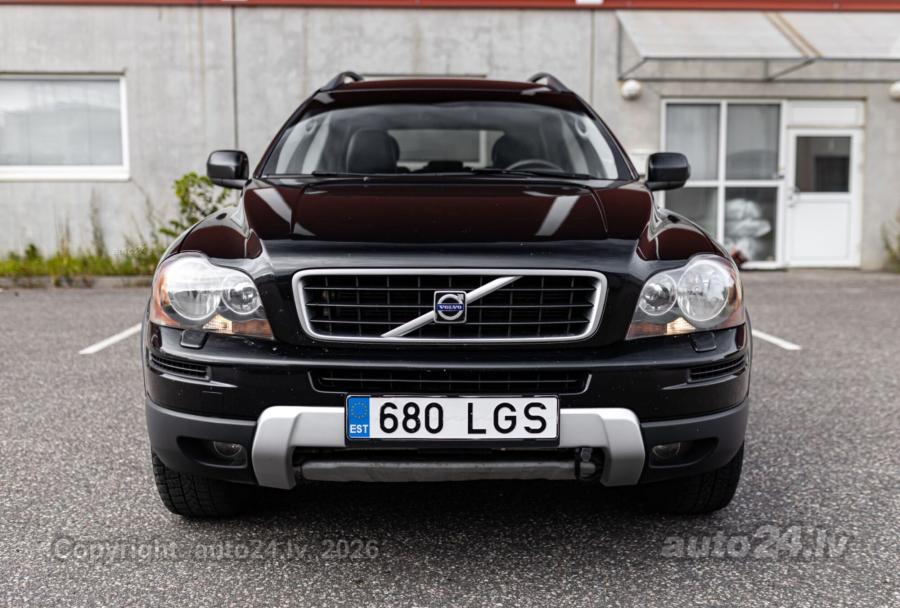 Black Volvo XC90 2007 in Tallinn, with an engine capacity of 2.40 L and mileage of 341 thousand km for 4999 €, photo 3 on AUTOMOTO.COM.LV