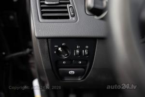 Black Volvo XC90 2007 in Tallinn, with an engine capacity of 2.40 L and mileage of 341 thousand km for 4999 €, photo 13 on AUTOMOTO.COM.LV