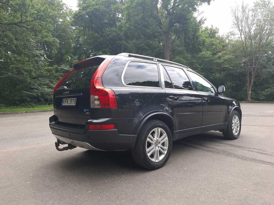 Black Volvo XC90 2007 in Vilnius, with an engine capacity of 2.40 L and mileage of 308 thousand km for 4650 €, photo 1 on AUTOMOTO.COM.LV
