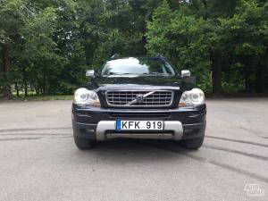 Black Volvo XC90 2007 in Vilnius, with an engine capacity of 2.40 L and mileage of 308 thousand km for 4650 €, photo 3 on AUTOMOTO.COM.LV