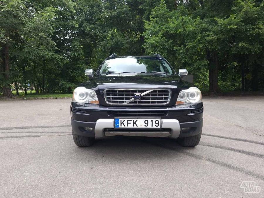 Black Volvo XC90 2007 in Vilnius, with an engine capacity of 2.40 L and mileage of 308 thousand km for 4650 €, photo 3 on AUTOMOTO.COM.LV