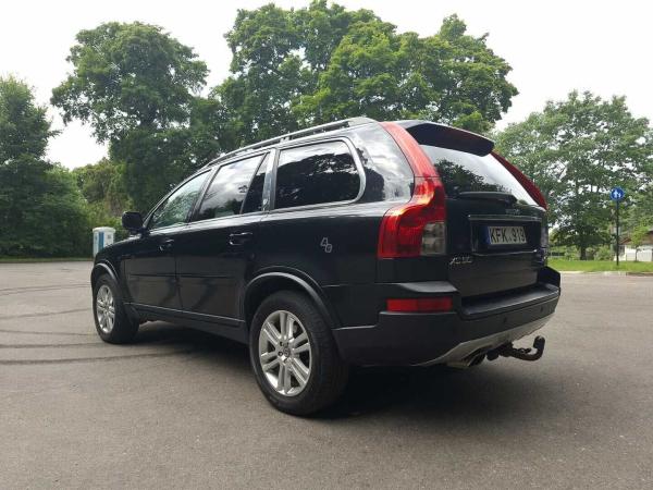 Melns Volvo XC90 2007 Viļņa, ar dzinēja tilpumu 2.40 L un nobraukumu 308 tūkst. km par 4650 €, foto 5 vietnē AUTOMOTO.COM.LV