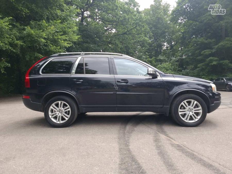 Black Volvo XC90 2007 in Vilnius, with an engine capacity of 2.40 L and mileage of 308 thousand km for 4650 €, photo 8 on AUTOMOTO.COM.LV