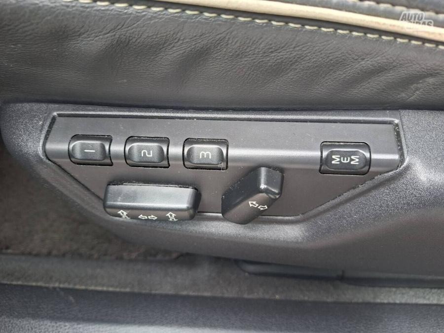 Black Volvo XC90 2007 in Vilnius, with an engine capacity of 2.40 L and mileage of 308 thousand km for 4650 €, photo 19 on AUTOMOTO.COM.LV