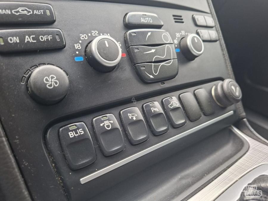 Black Volvo XC90 2007 in Vilnius, with an engine capacity of 2.40 L and mileage of 308 thousand km for 4650 €, photo 20 on AUTOMOTO.COM.LV