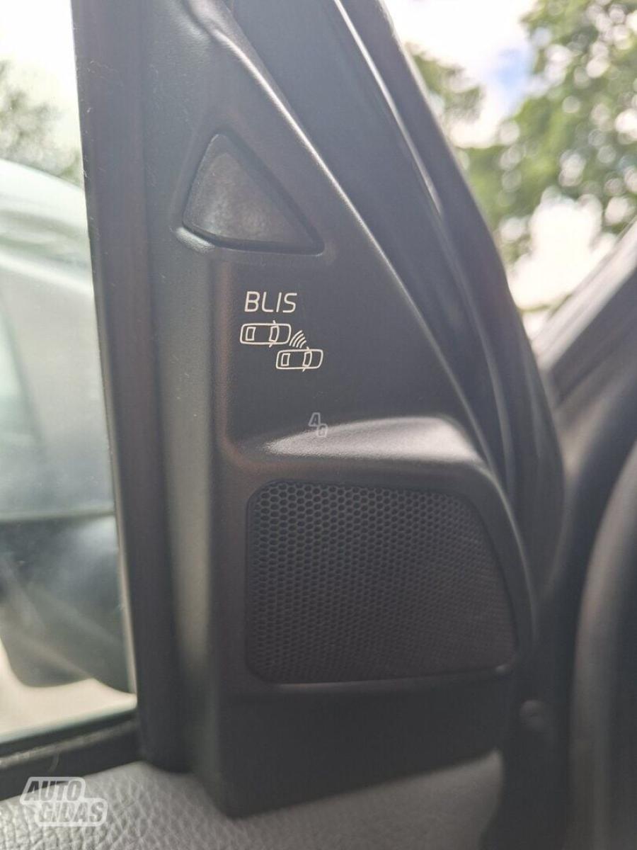 Black Volvo XC90 2007 in Vilnius, with an engine capacity of 2.40 L and mileage of 308 thousand km for 4650 €, photo 24 on AUTOMOTO.COM.LV
