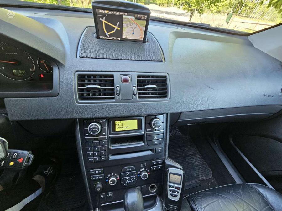 Черный Вольво ХС90 2007 в Каунас, объемом двигателя 2.40 л и пробегом 393 тыс. км за 3850 €, фото 28 на AUTOMOTO.COM.LV