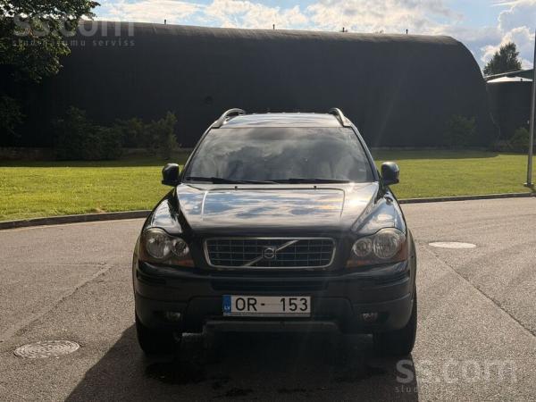 Black Volvo XC90 2007 in Riga, with an engine capacity of 2.40 L and mileage of 320 thousand km for 4900 €, photo 3 on AUTOMOTO.COM.LV