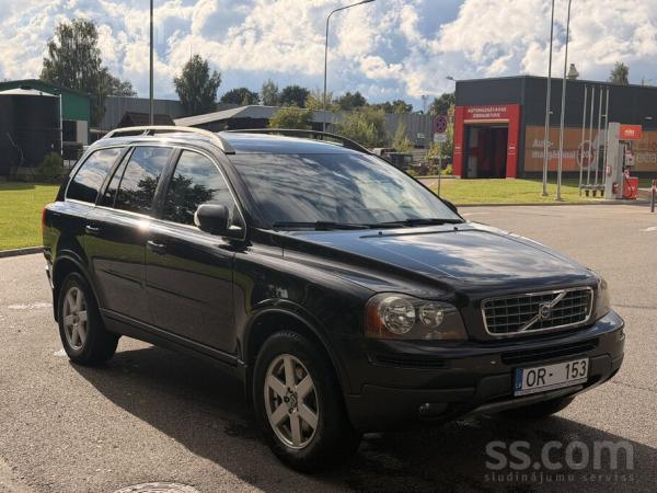 Black Volvo XC90 2007 in Riga, with an engine capacity of 2.40 L and mileage of 320 thousand km for 4900 €, photo 4 on AUTOMOTO.COM.LV