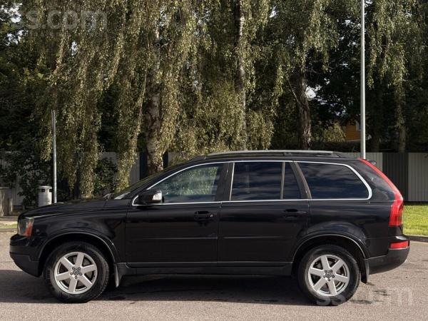 Black Volvo XC90 2007 in Riga, with an engine capacity of 2.40 L and mileage of 320 thousand km for 4900 €, photo 5 on AUTOMOTO.COM.LV