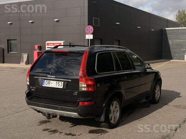 Black Volvo XC90 2007 in Riga, with an engine capacity of 2.40 L and mileage of 320 thousand km for 4900 €, photo 7 on AUTOMOTO.COM.LV