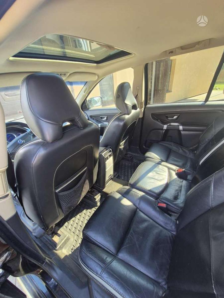 Melns Volvo XC90 2007 Ukmergė, ar dzinēja tilpumu 2.40 L un nobraukumu 317 tūkst. km par 6900 €, foto 17 vietnē AUTOMOTO.COM.LV