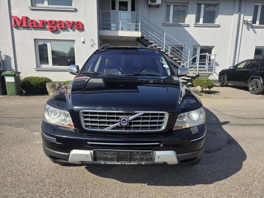 Black Volvo XC90 2007 in Marijampole, with an engine capacity of 2.40 L and mileage of 246 thousand km for 6599 €, photo 3 on AUTOMOTO.COM.LV