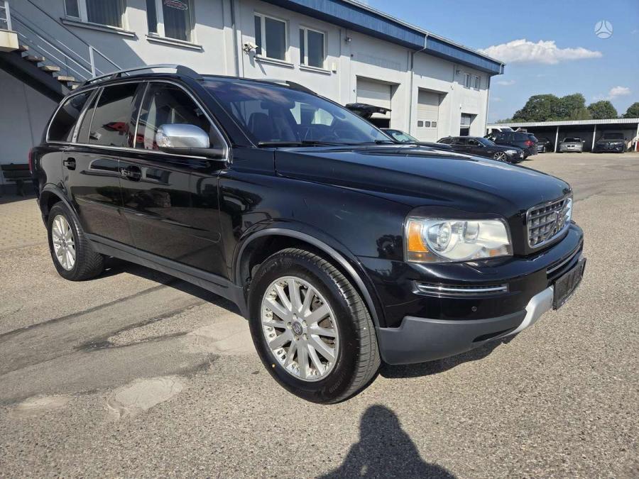 Black Volvo XC90 2007 in Marijampole, with an engine capacity of 2.40 L and mileage of 246 thousand km for 6599 €, photo 4 on AUTOMOTO.COM.LV