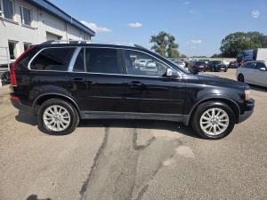 Black Volvo XC90 2007 in Marijampole, with an engine capacity of 2.40 L and mileage of 246 thousand km for 6599 €, photo 5 on AUTOMOTO.COM.LV