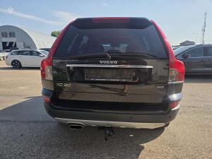 Black Volvo XC90 2007 in Marijampole, with an engine capacity of 2.40 L and mileage of 246 thousand km for 6599 €, photo 7 on AUTOMOTO.COM.LV
