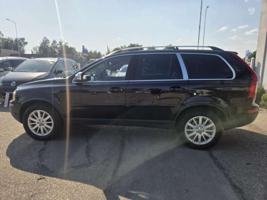 Black Volvo XC90 2007 in Marijampole, with an engine capacity of 2.40 L and mileage of 246 thousand km for 6599 €, photo 9 on AUTOMOTO.COM.LV