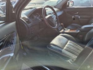 Black Volvo XC90 2007 in Marijampole, with an engine capacity of 2.40 L and mileage of 246 thousand km for 6599 €, photo 12 on AUTOMOTO.COM.LV