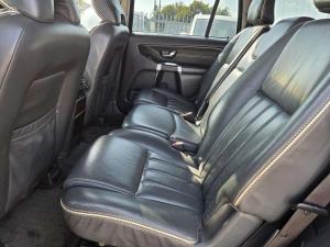 Black Volvo XC90 2007 in Marijampole, with an engine capacity of 2.40 L and mileage of 246 thousand km for 6599 €, photo 13 on AUTOMOTO.COM.LV