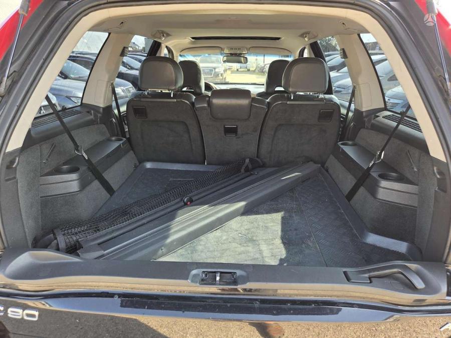 Black Volvo XC90 2007 in Marijampole, with an engine capacity of 2.40 L and mileage of 246 thousand km for 6599 €, photo 25 on AUTOMOTO.COM.LV