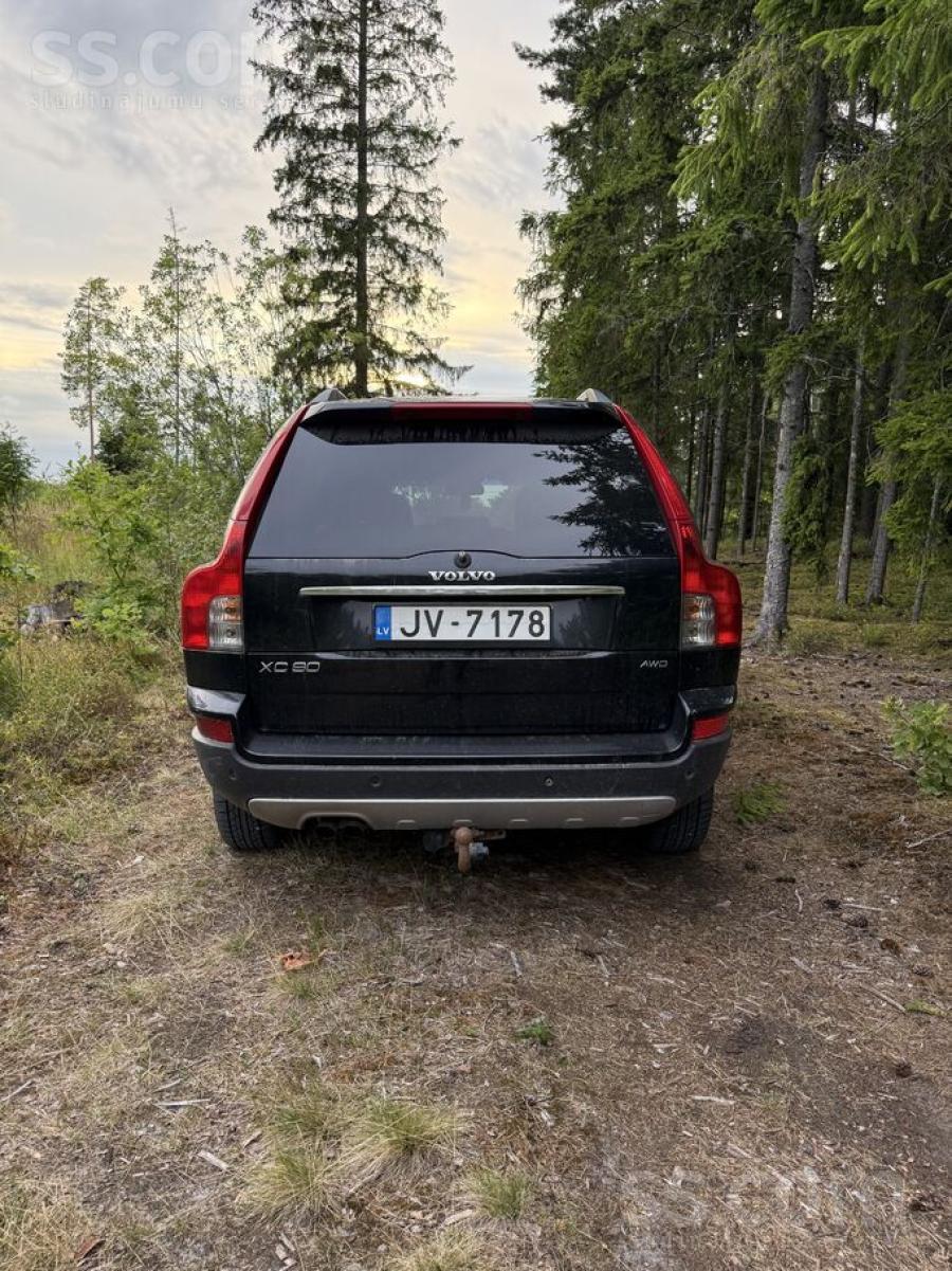 Melns Volvo XC90 2007 Rīga, ar dzinēja tilpumu 2.40 L un nobraukumu 373 tūkst. km par 2900 €, foto 3 vietnē AUTOMOTO.COM.LV