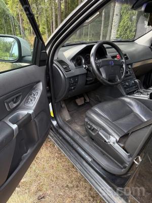 Melns Volvo XC90 2007 Rīga, ar dzinēja tilpumu 2.40 L un nobraukumu 373 tūkst. km par 2900 €, foto 7 vietnē AUTOMOTO.COM.LV