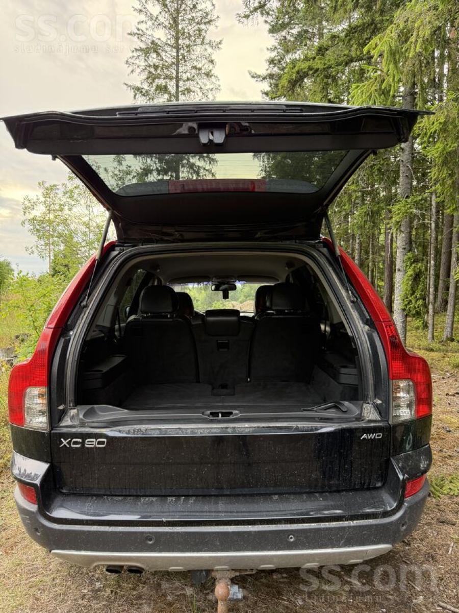 Melns Volvo XC90 2007 Rīga, ar dzinēja tilpumu 2.40 L un nobraukumu 373 tūkst. km par 2900 €, foto 10 vietnē AUTOMOTO.COM.LV
