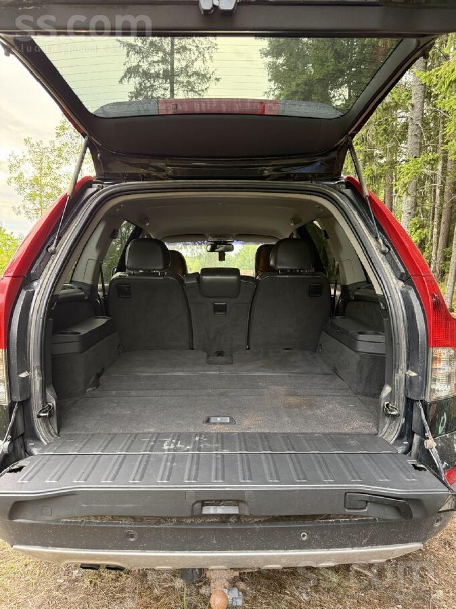 Melns Volvo XC90 2007 Rīga, ar dzinēja tilpumu 2.40 L un nobraukumu 373 tūkst. km par 2900 €, foto 11 vietnē AUTOMOTO.COM.LV
