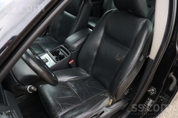 Black Volvo XC90 2007 in Valmiera, with an engine capacity of 2.40 L and mileage of 369 thousand km for 5500 €, photo 11 on AUTOMOTO.COM.LV