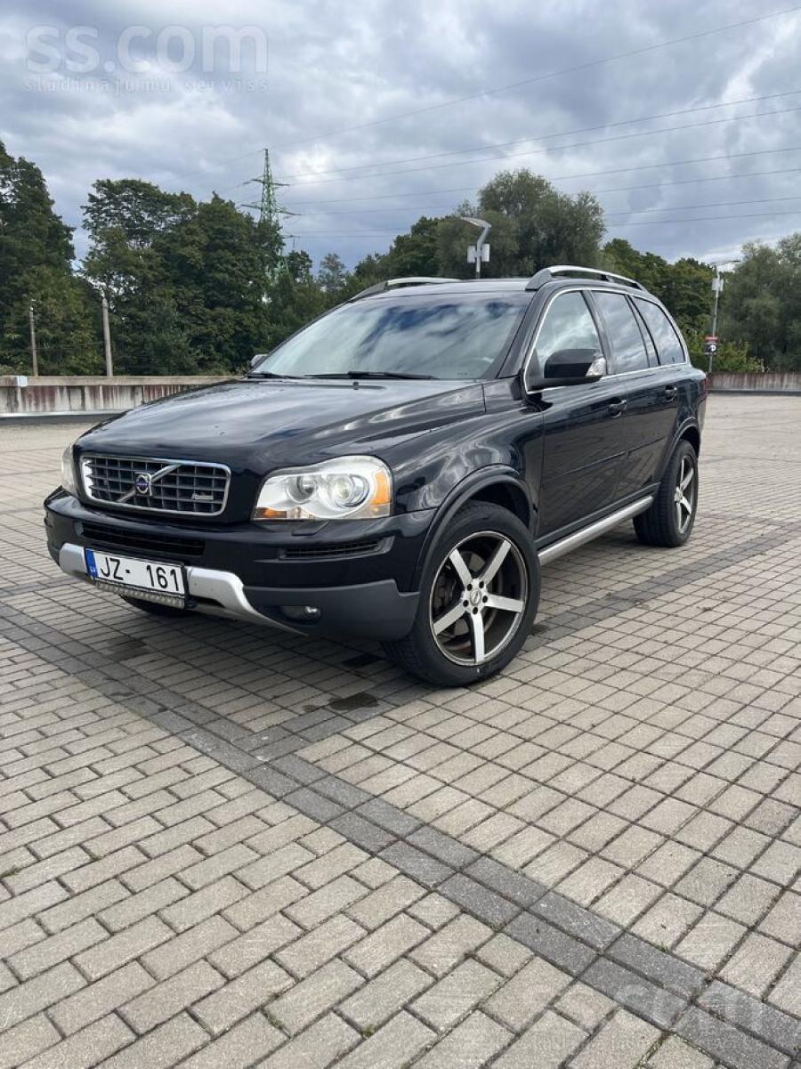 Black Volvo XC90 2007 in Riga, with an engine capacity of 2.40 L and mileage of 316 thousand km for 5500 €, photo 1 on AUTOMOTO.COM.LV